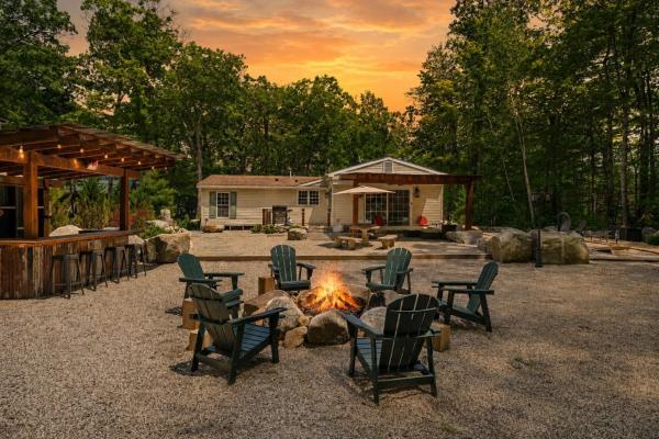 Peaceful Escape, Dock Option & Fire Pit, Winni - Moultonborough, NH