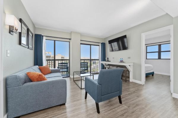 Lake View 2 Bed 2 Bath With Balcony Near Universal - Orlando, FL