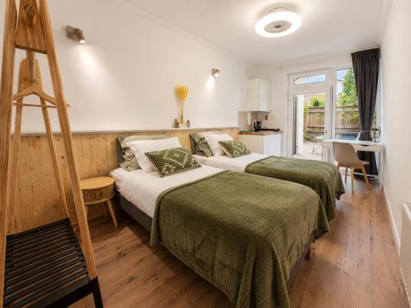 Prague Airport Studio With Kitchenette & Terrace - Kindstaysuites - Kladno