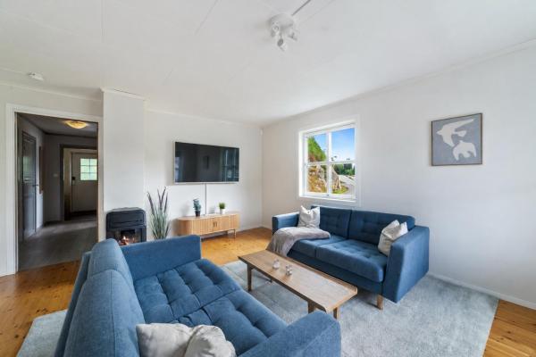 Great Spacious Home With 6 Large Rooms, Parking - Kristiansand