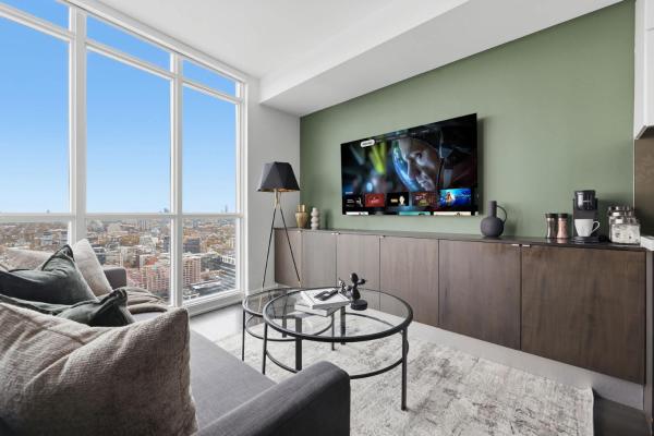 To Luxe Penthouse Modern Luxury Stay W Parking - Toronto, ON