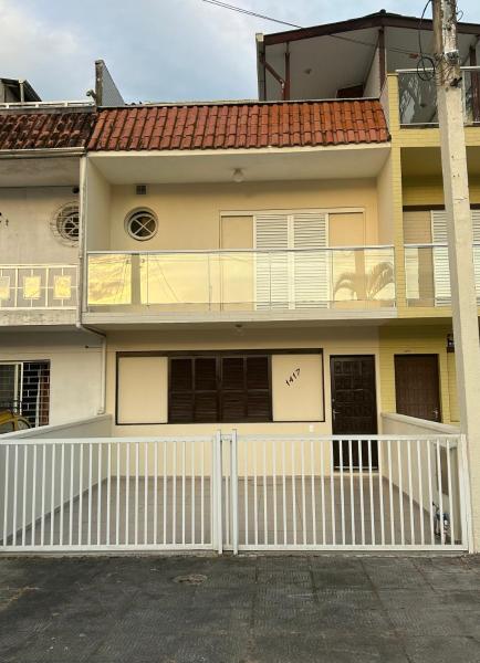 Sobrado Triplex Aconchegante A 500 Metros Da Praia Central De Guaratuba - Matinhos
