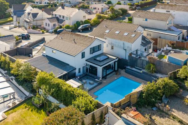 Vitamin Sea - Swimming Pool Hot Tub Sea Views - Saundersfoot