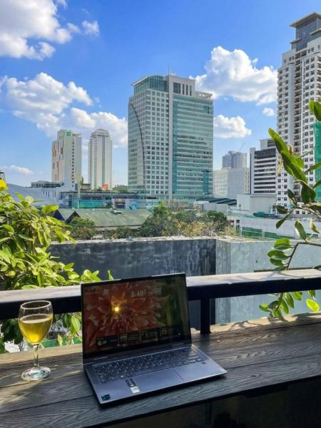 Kusela's Haven Studio - Relaxing Oasis Balcony, Garden View, Workspace & Budget-friendly - Cainta