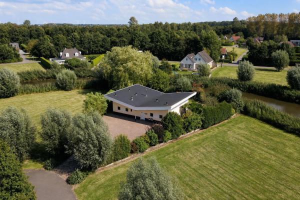 Villa Vera - Comfort, Space, Sauna & Hot Tub In Private Garden - Putten