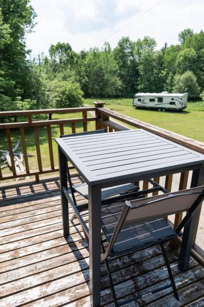 Modern Coastal Loft Balcony, Bbq & Ocean Nearby - Port Hawkesbury