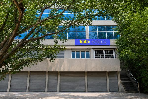 Fabhotel Samrat Residency - New Delhi