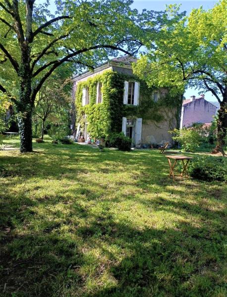 Elegant City House & Surrounding,park, Walk To Town Centre - Saint-Antonin-Noble-Val