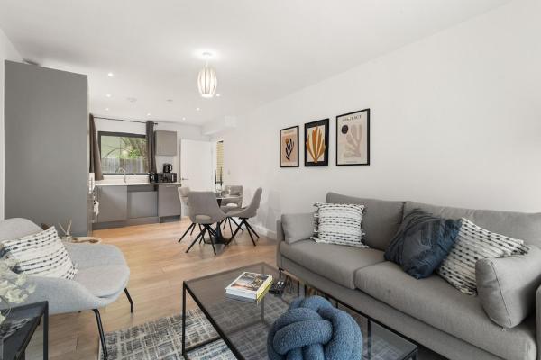 Modern 2-bedroom Apartment In Watford - Watford