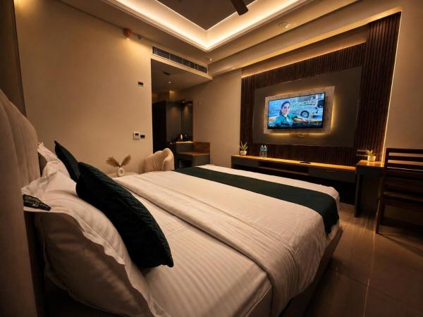 Cozycostays Netflix & Chill - Lucknow