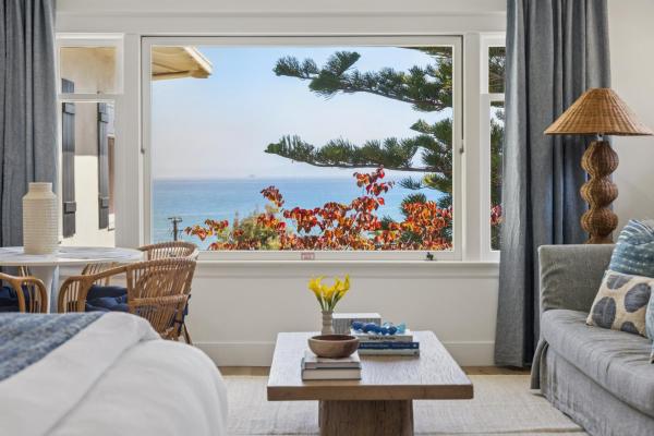 The Big Yellow House By The Beach - Carpinteria, CA