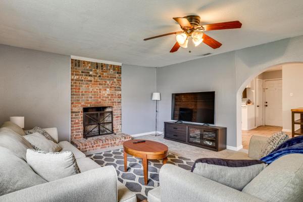Suburban Family Home Between Dallas & Arlington - Grand Central Park, Grand Prairie
