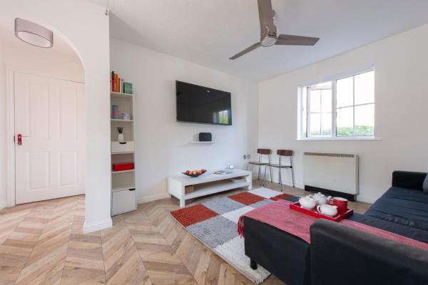 East London Apt - Stay 6 - Transport Links - Wifi - Barking