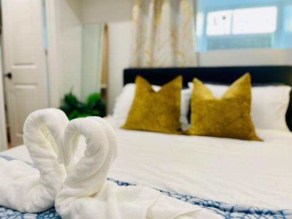 Oxford Suites Modern 2b2b Full Kitchen, Laundry - Rosedale, ON, Canada