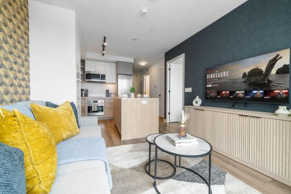 Bright & Modern 1br Condo Balcony - Toronto, ON