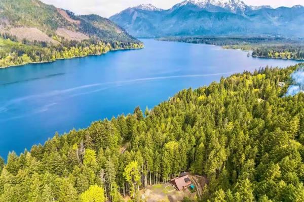 10-acre Mountain Cabin – Hot Tub • Sauna • Dogs Ok - Hoodsport, WA
