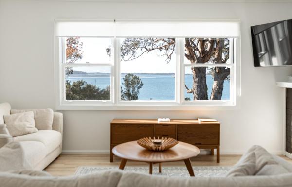 The Little Pearl - Front Row At Beauty Bay - St Helens