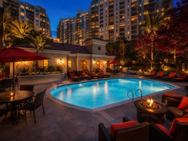 Private Room In Shared Apartment With Resort Amenities Pool Sauna Gym Hot-tub - Venice Beach, CA