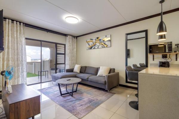 #Alimamaspaces Blue Lake Serenity With Full Water Backup - Centurion