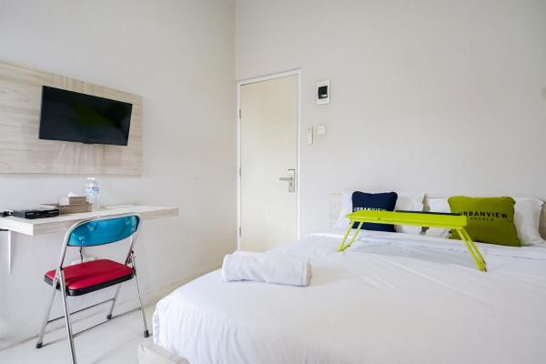 Urbanview Hotel Bari Syariah Palembang By Reddoorz - Palembang