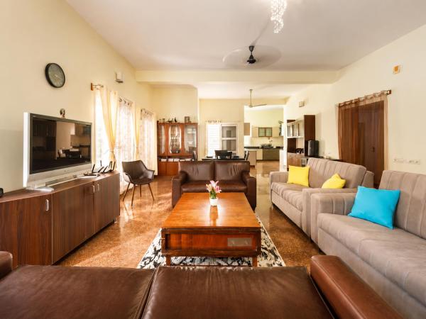 Cedar Wood Villa By Redolive 3bhk Nr Indiranagar - Bengaluru