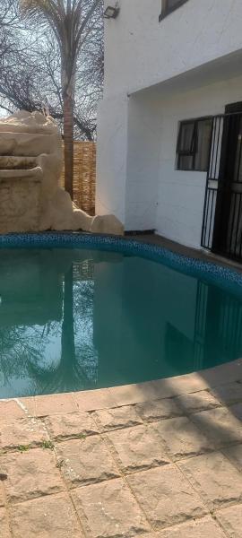 Choosers Palace Hotel Pool Down - Midrand