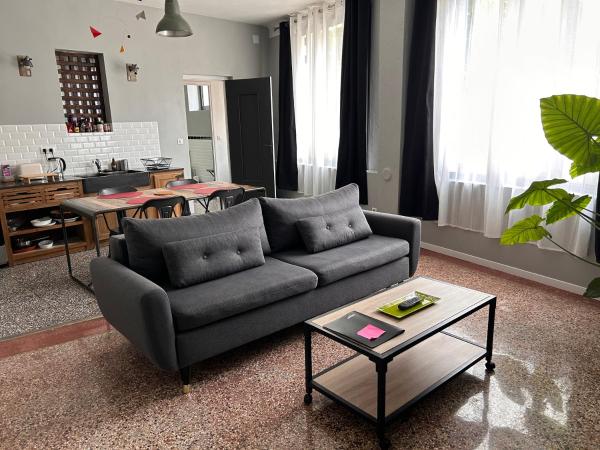 Appartement Indépendant Dans Maison De Village - Languedoc-Roussillon