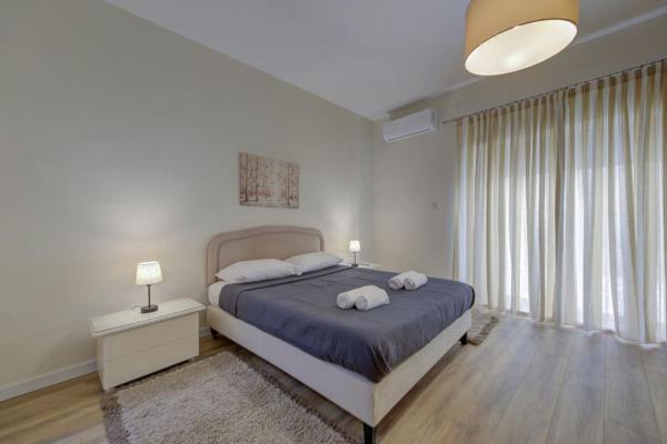 Dolce Far Niente Sliema Sea Front 3bd Sleeps 8 - Valletta, Malta