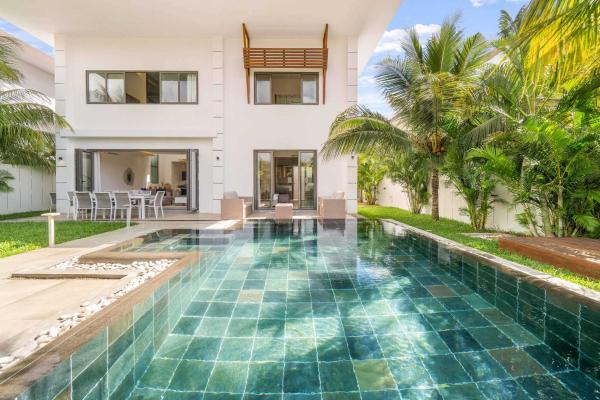 Villa Calista - Luxury Retreat With Infinity Pool - Maurice