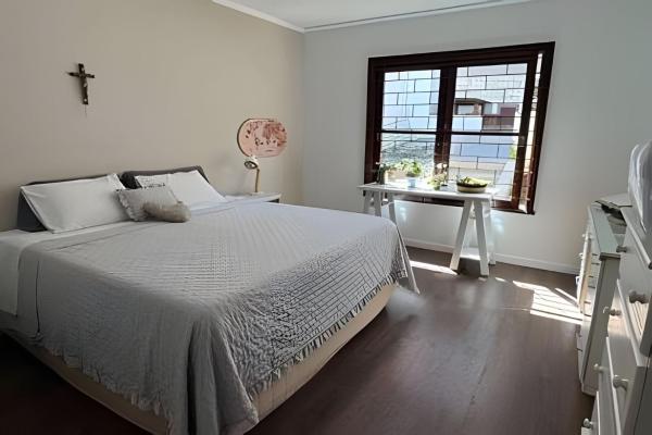 Ampla Casa Com 4 Quartos - Araucária