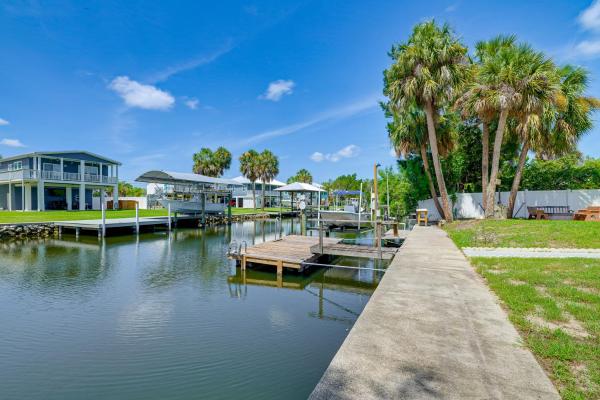 Fish, Paddle & Explore: Crystal River Gem W/ Dock - Crystal River, FL