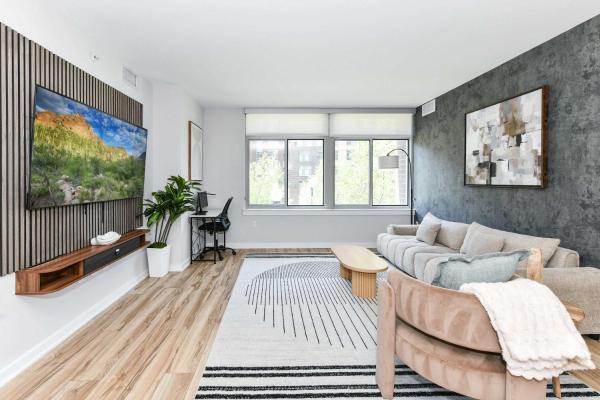 Stylish 2br Retreat Gym Parkng And Scenic Rooftop - National Harbor, MD