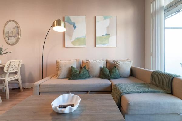 Elegant 2br Condo In Prime Downtown Location - Mississauga