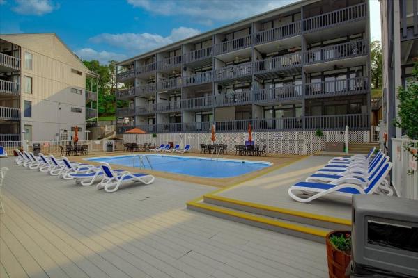 Cozy Lakefront Condo W/ Dock Slip, Fishing & Hot Tub - Estados Unidos