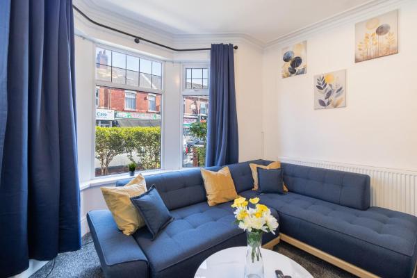 5 Bedroom House In Stretford, Manchester-sleeps Up To 13! - Salford