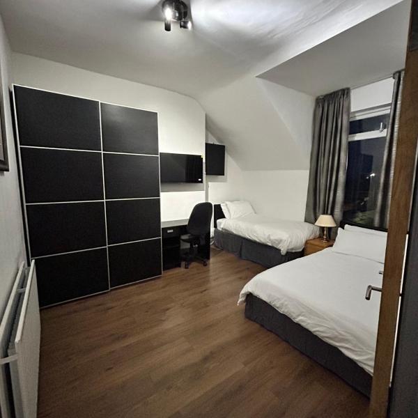 Haven Home 3 Bedrooms Near Sunderland City Centre Downstairs Shower With Toilet And Upstairs Bath With Toilet Tv In Each Room - Sunderland