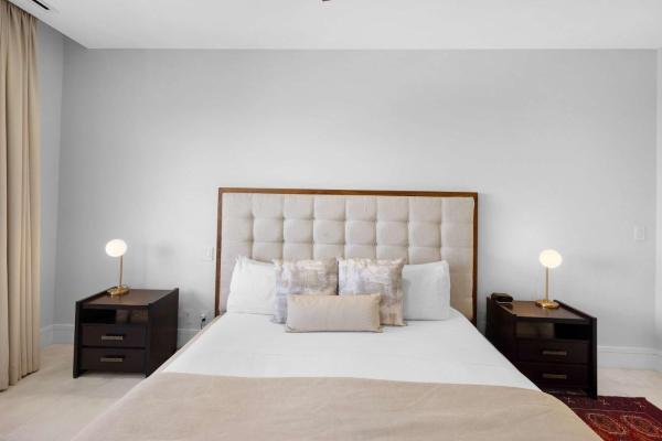 2 Bed Ocean View Condo At One Cable Beach - Nassau