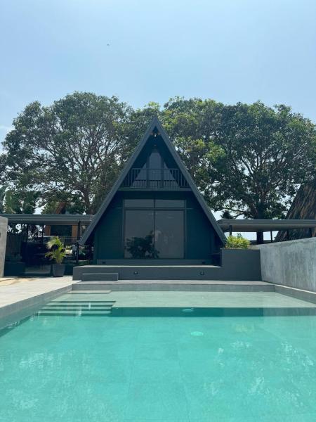 Aya Farm Resort - Cabin 3 With Pool - Palauig