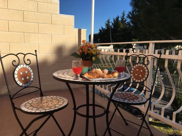 Hibiscus, Stanza Matrimoniale - Apulia