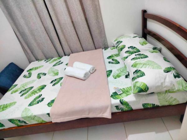 Corner Bungalow House With Parking 4-10 Pax - Philippines