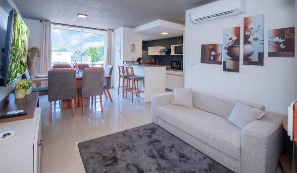 Spacious Oasis With Balcony Kitchen Near Malls