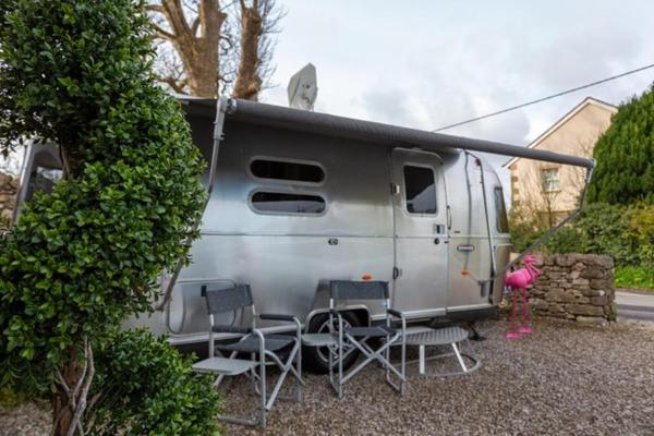 Unique Airstream Retreat - Sleeps 2 - Free Parking - Kirkby Lonsdale