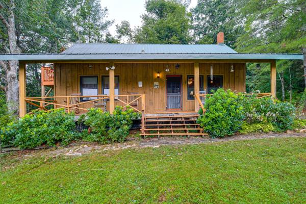 Rustic Cabin W/ Phoenix Mtn Views & Trail Access! - West Jefferson, NC