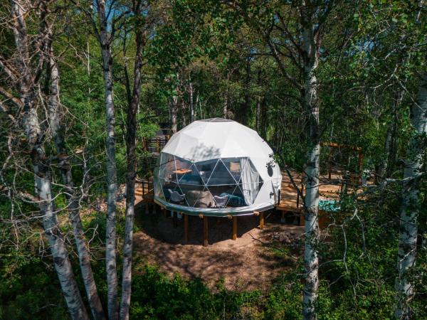 Refuge Bay's Aer Xl Dome Luxury Off Grid Escape - Alberta
