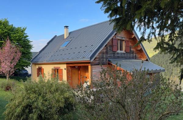 Chalet Chaleureux Proche Des Pistes - Massif du Vercors