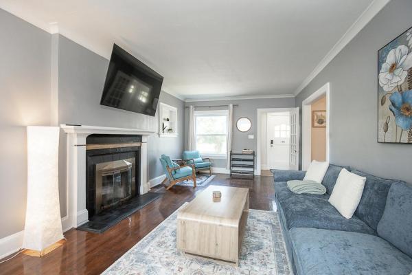 Spacious House In University Heights - Cleveland, OH