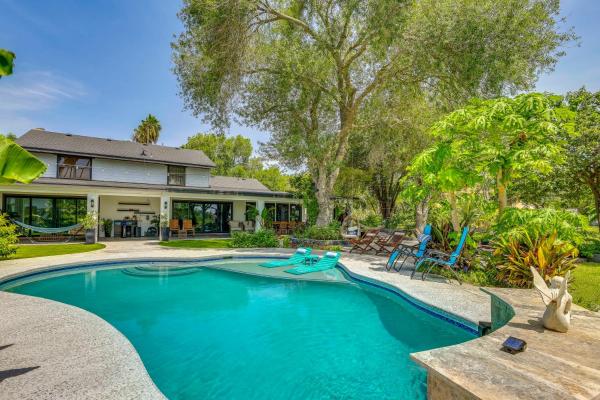 Group Getaway: Luxe Riverfront Gem In Los Fresnos! - Brownsville, TX