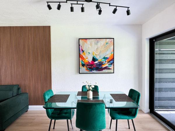 Stylish 2br Apt 5-min Drive To Nokomis Beach - Venice Beach, FL