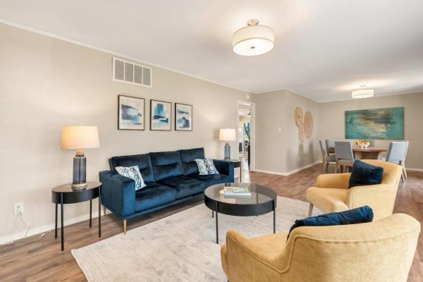 Jonesboro Country Club Living - Jonesboro, AR
