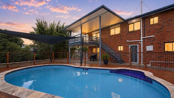 Splash And Relax On Fairway - Brisbane